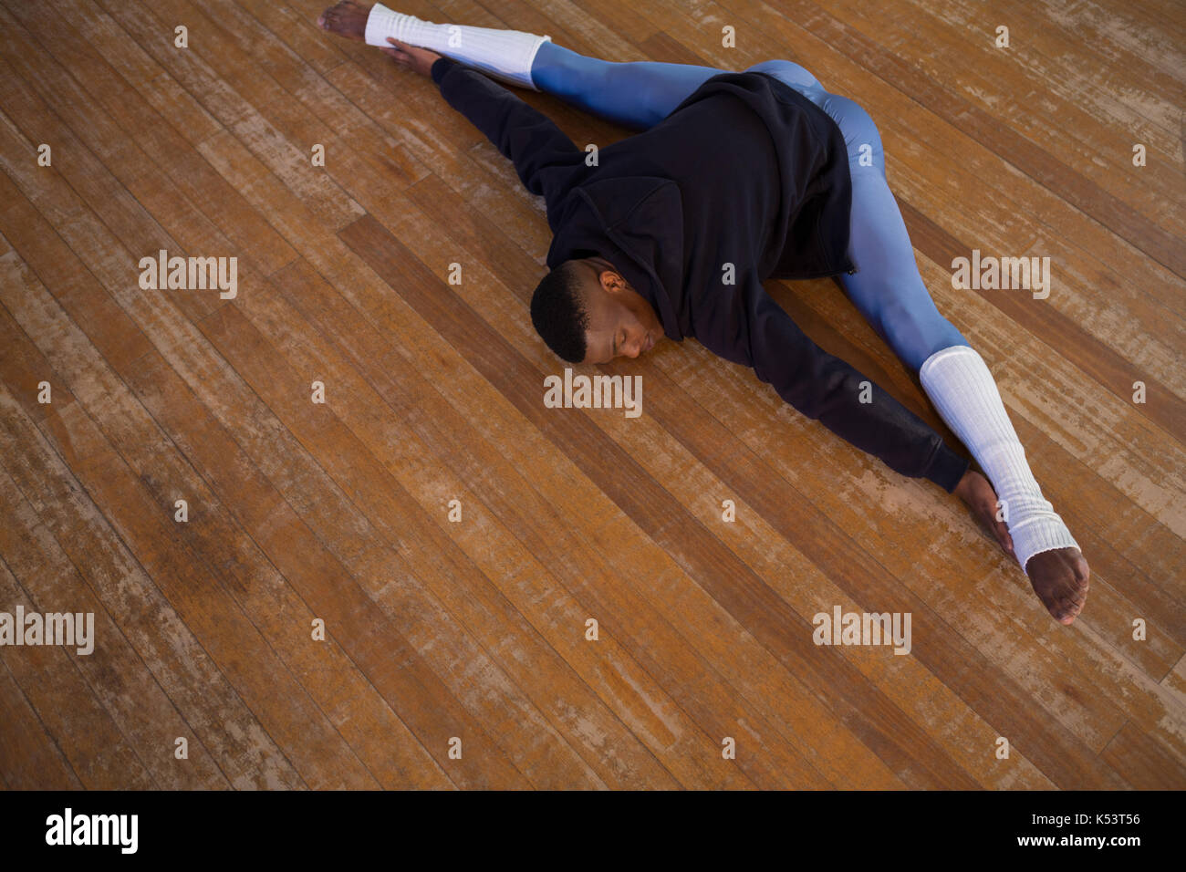 Ballerino practicing ballet dance in the studio Stock Photo - Alamy