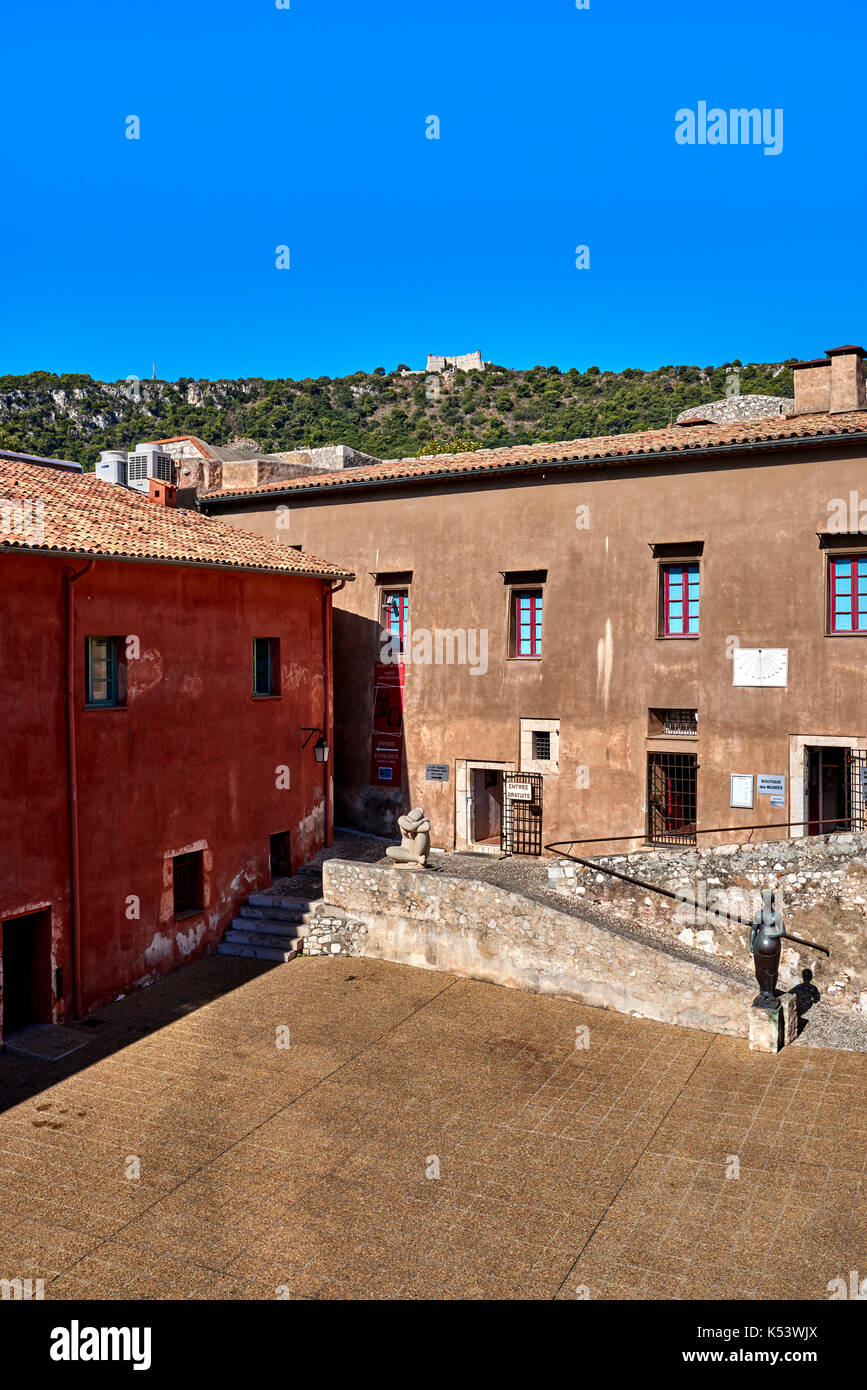 Museums in the french riviera hi-res stock photography and images - Alamy