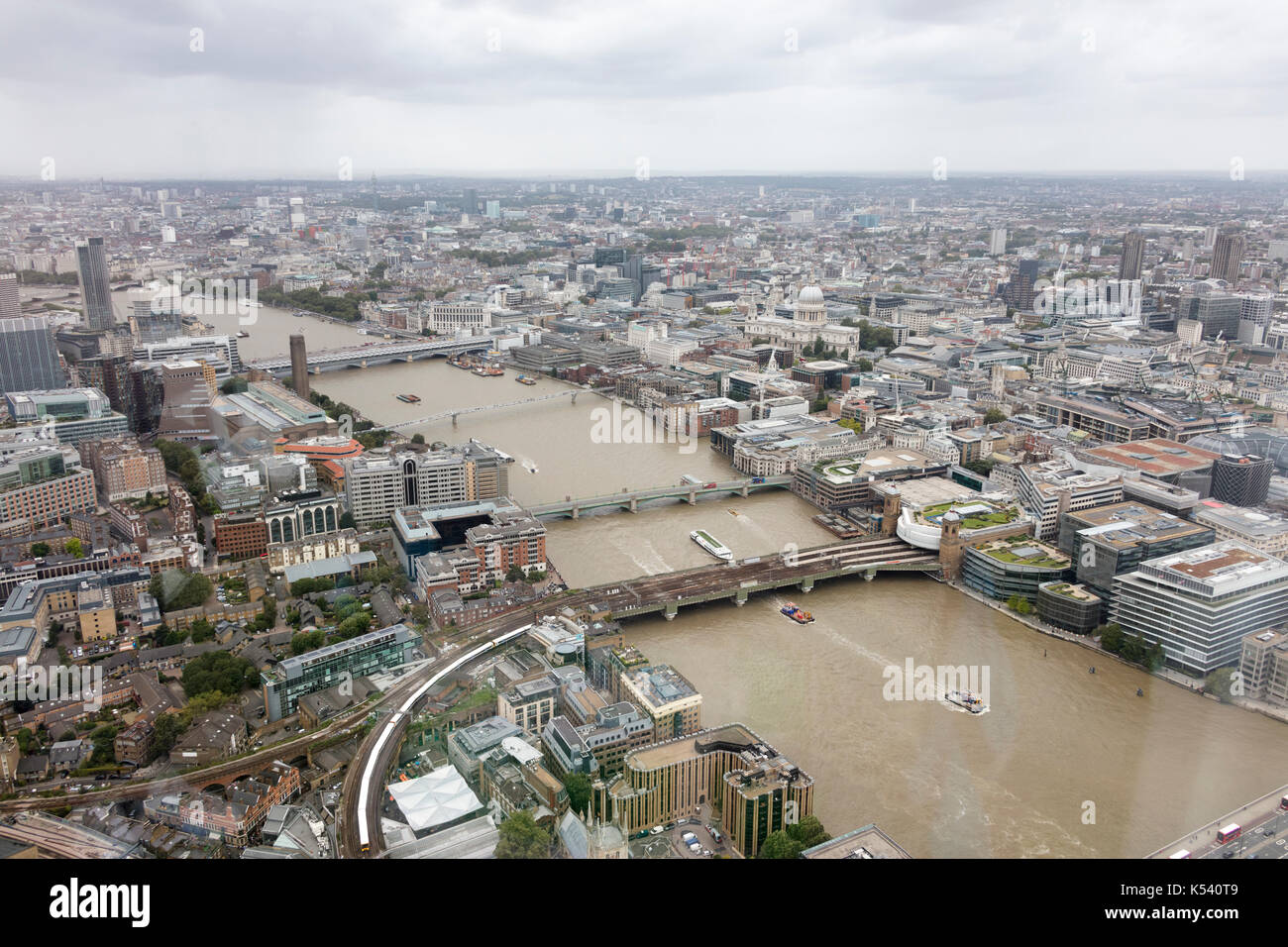 London river thames top view hi-res stock photography and images - Alamy