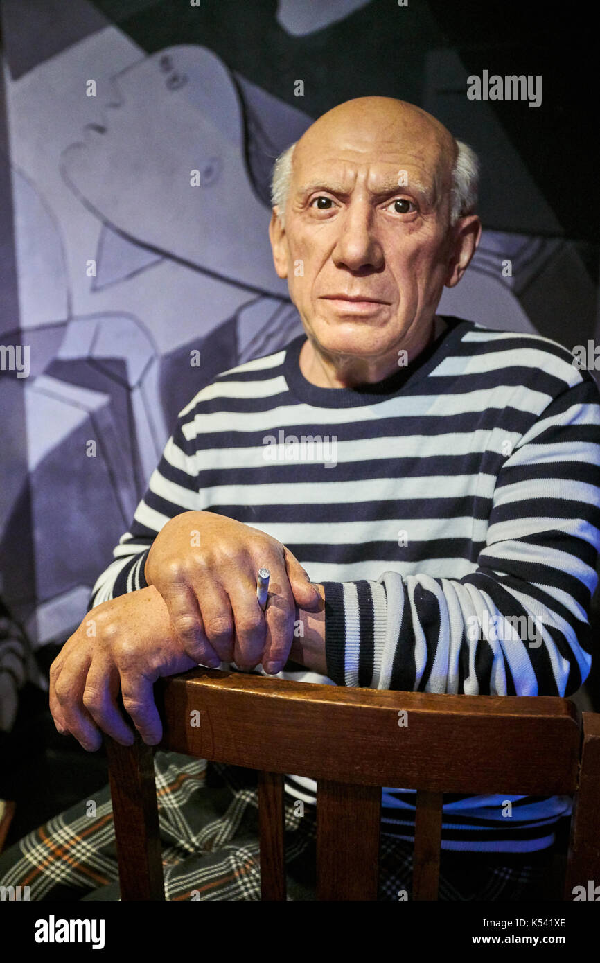 Pablo picasso painter and model hi-res stock photography and images - Alamy