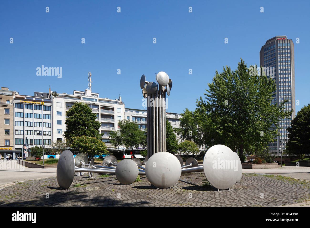 Ebertplatz, Hochhaus Ringturm, Brunnenskulptur, Köln, Nordrhein ...