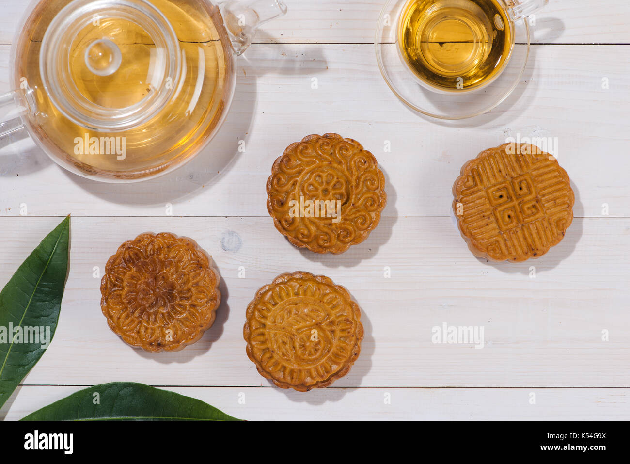 Mid autumn festival chinese culture and tea hi-res stock photography ...