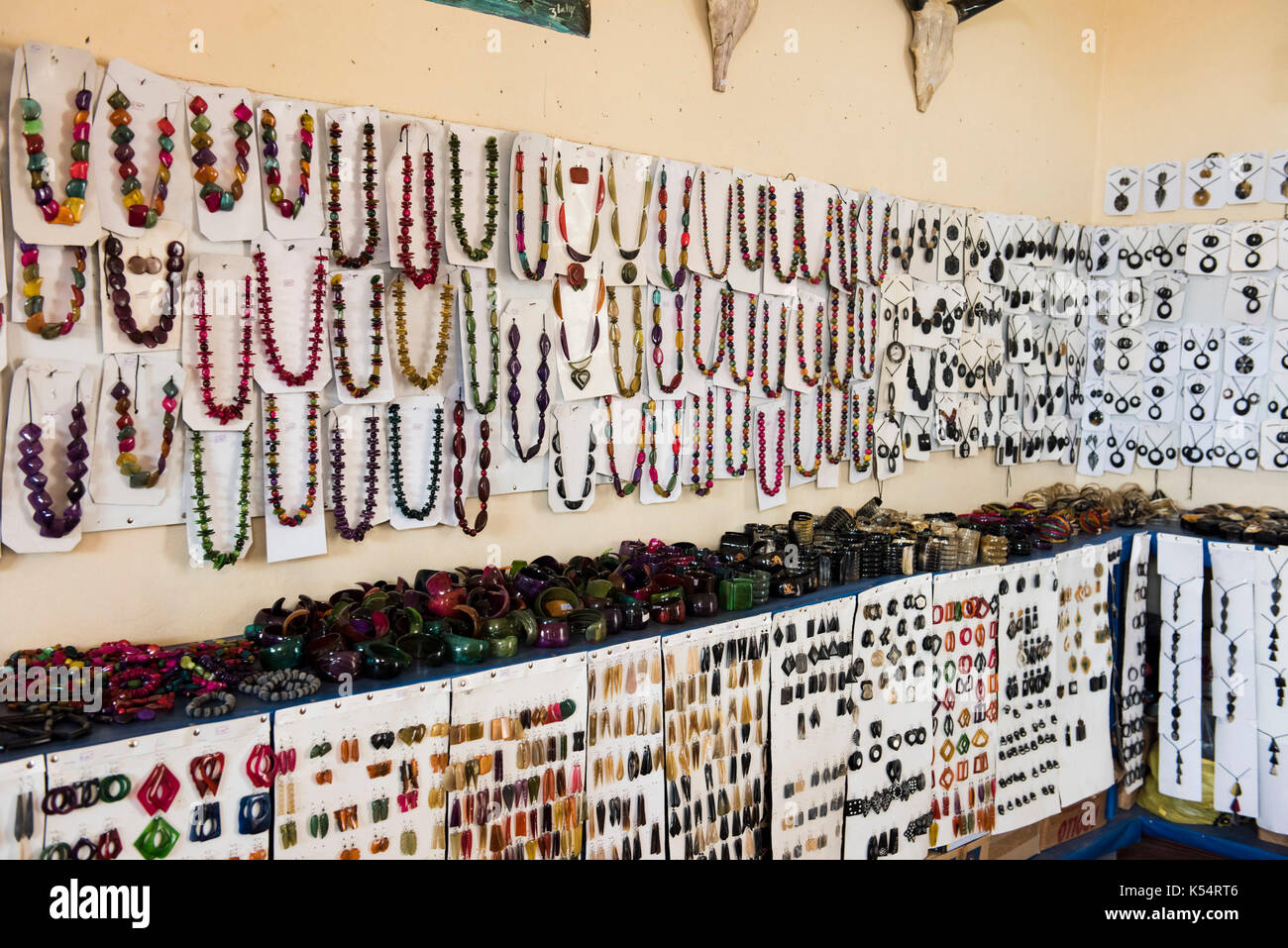 Zebu horn crafts for sale at a workshop, Maminirina cornet des zebu ...
