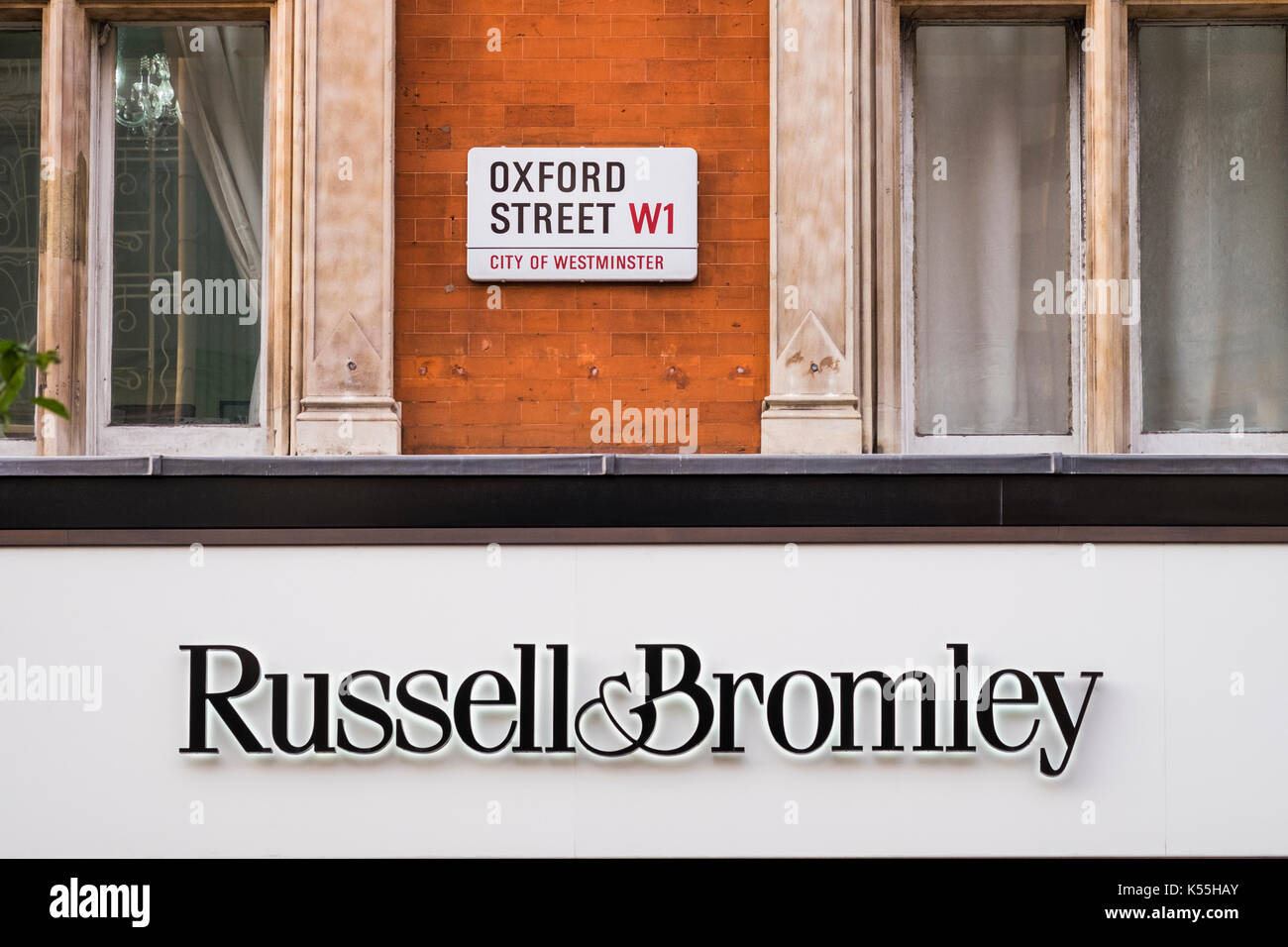 Oxford street sign hi-res stock photography and images - Alamy