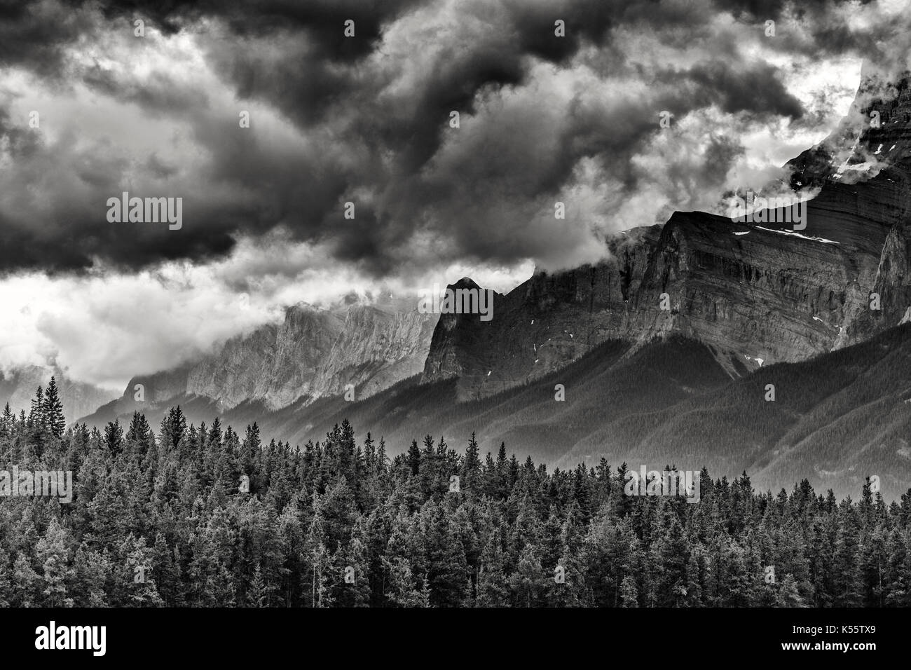 Mount Rundle in Banff National Park, Alberta Canada Stock Photo - Alamy