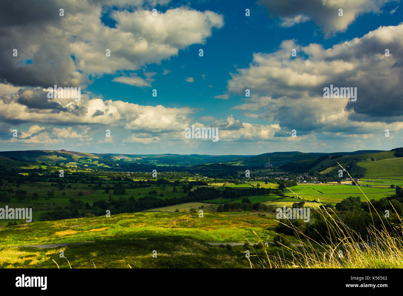 Hills of the peak district hi-res stock photography and images - Alamy