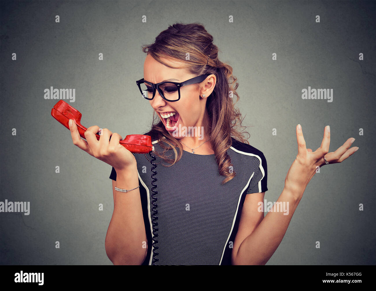 Woman scream telephone vintage hi-res stock photography and images - Alamy