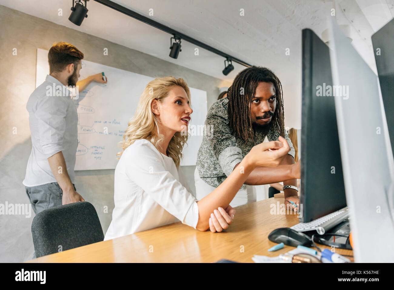 Team project meeting hi-res stock photography and images - Alamy