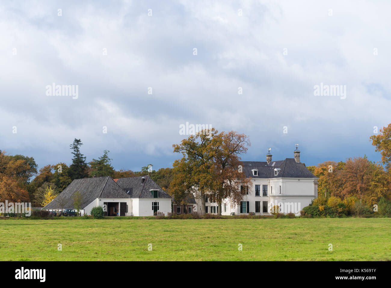 DENEKAMP, NETHERLANDS - NOVEMBER 2, 2016: Singraven mansion with ...