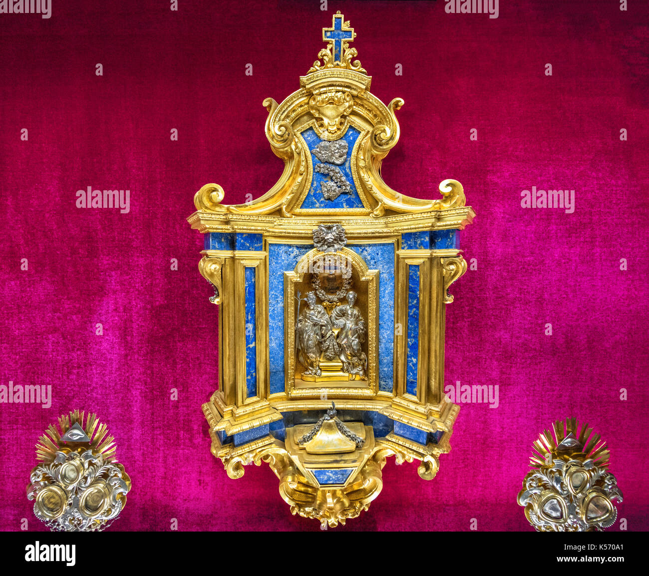 Holy relics hi-res stock photography and images - Alamy