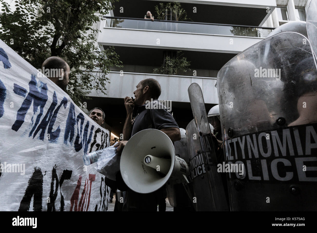 Protester france 2017 police hi-res stock photography and images - Alamy
