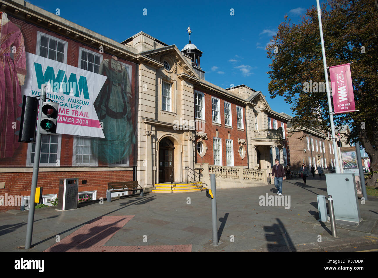 Worthing museum and art gallery hi-res stock photography and images - Alamy