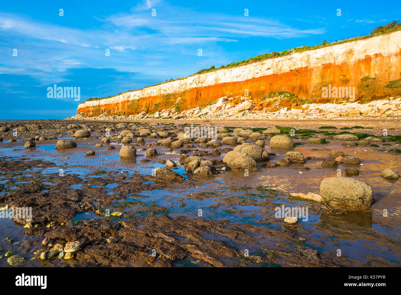 Hunstanton cliffs walk hi-res stock photography and images - Alamy
