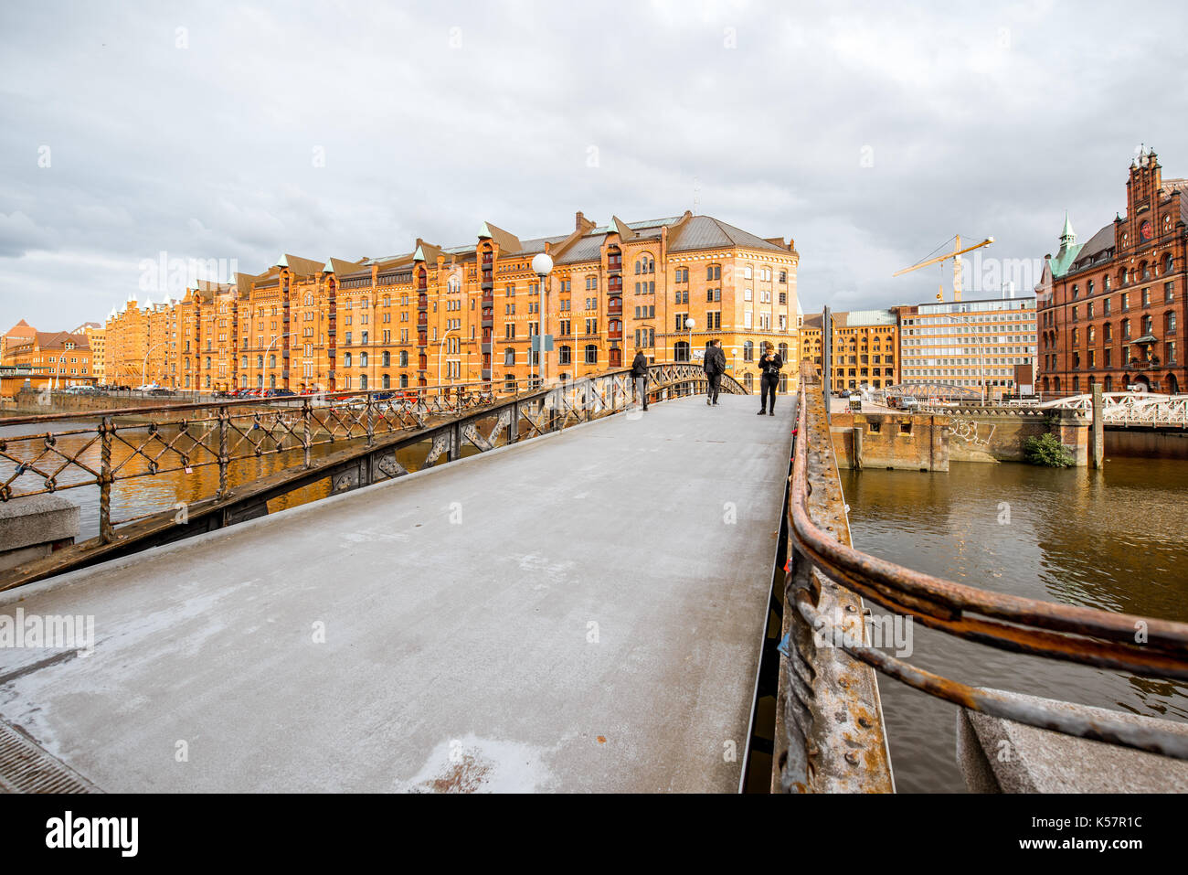 Speicherstadt bridge hamburg people hi-res stock photography and images ...