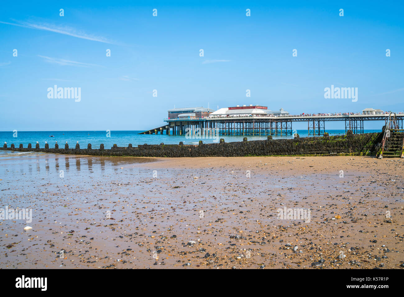 Hunstanton pier hi-res stock photography and images - Alamy