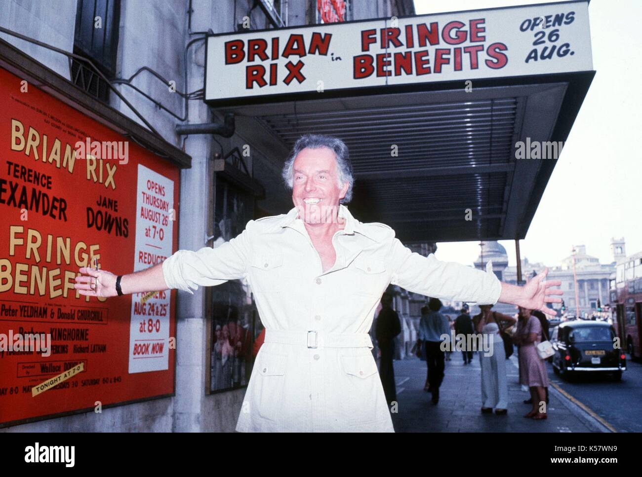 ©ALPHA M050000 26/08/1977 BRIAN RIX IN FRINGE BENEFITS OUTSIDE ...