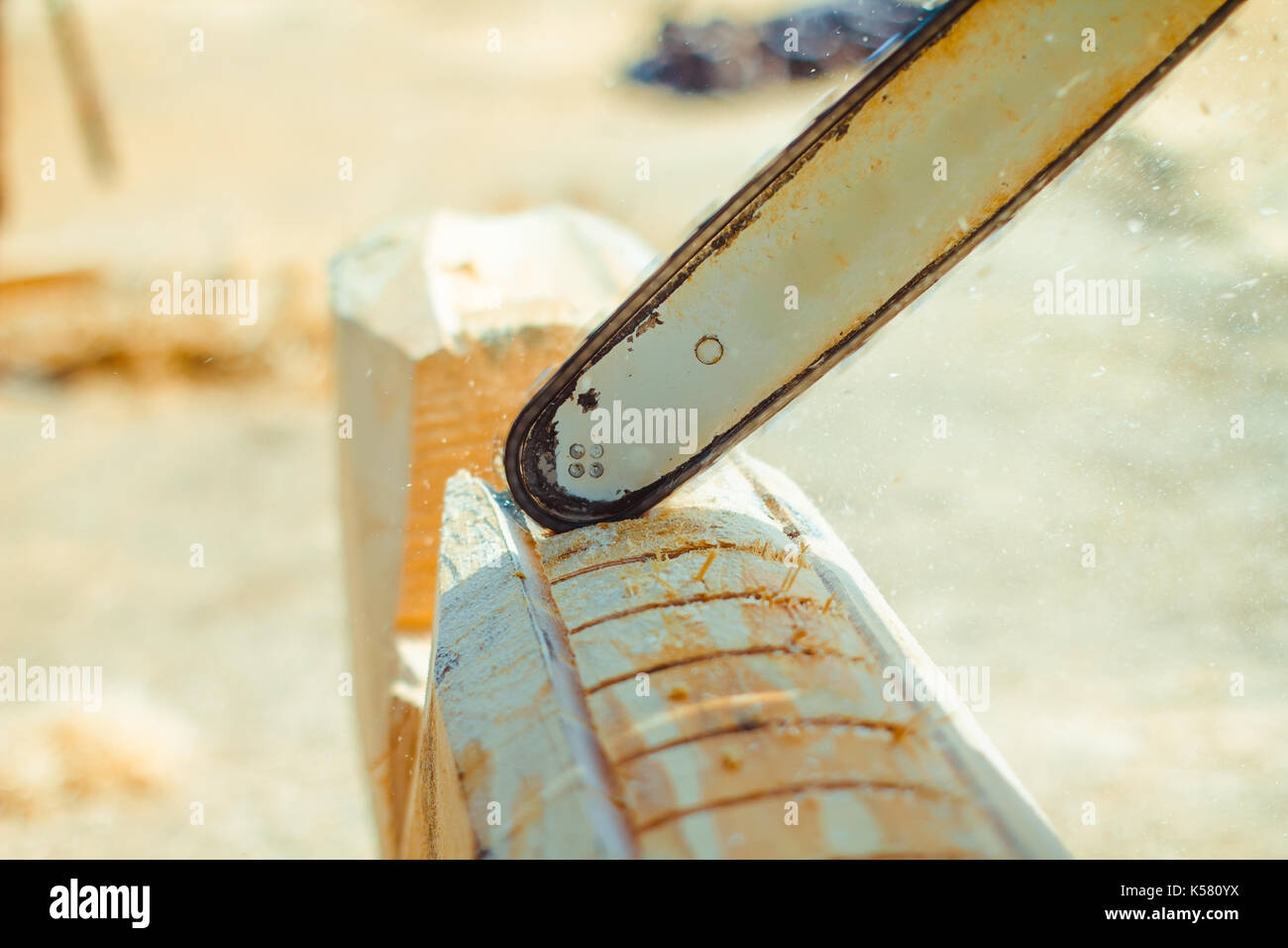 worker sawing a chainsaw tree Stock Photo - Alamy