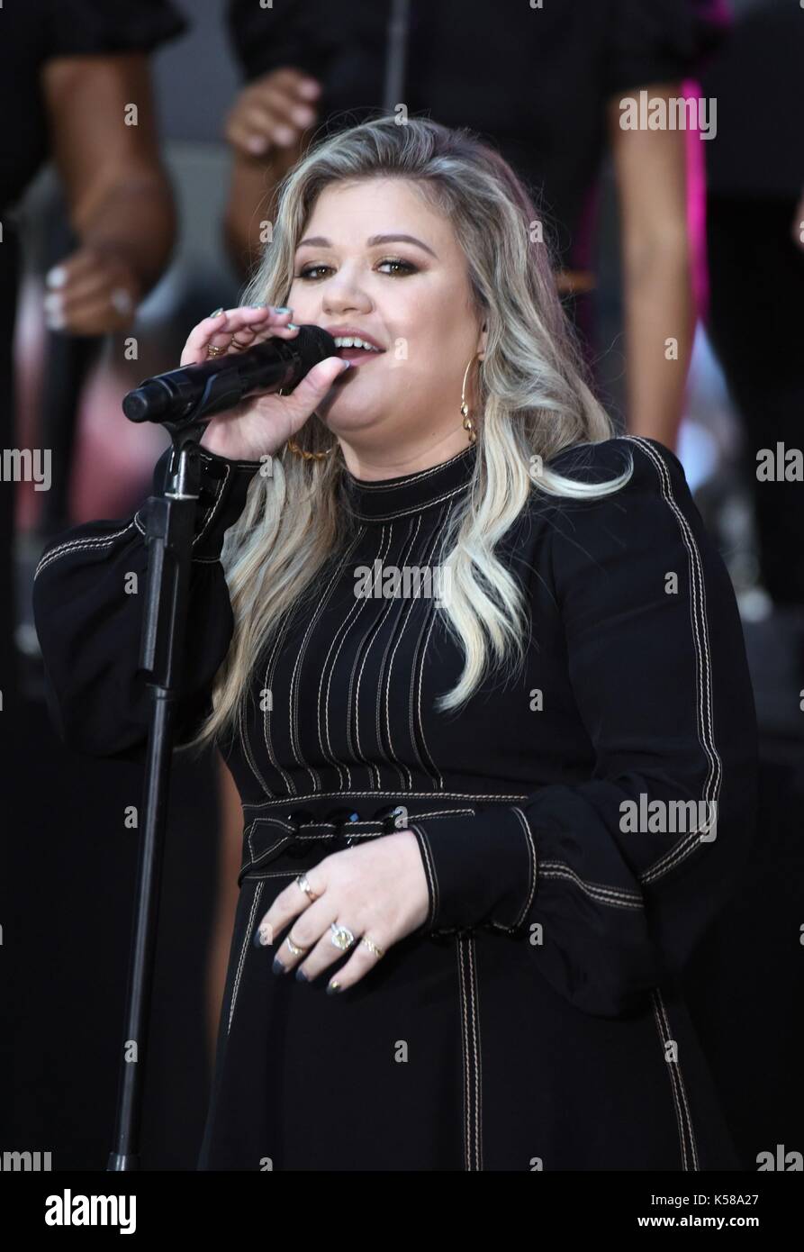 New York, NY, USA. 8th Sep, 2017. Kelly Clarkson on stage for NBC Today ...