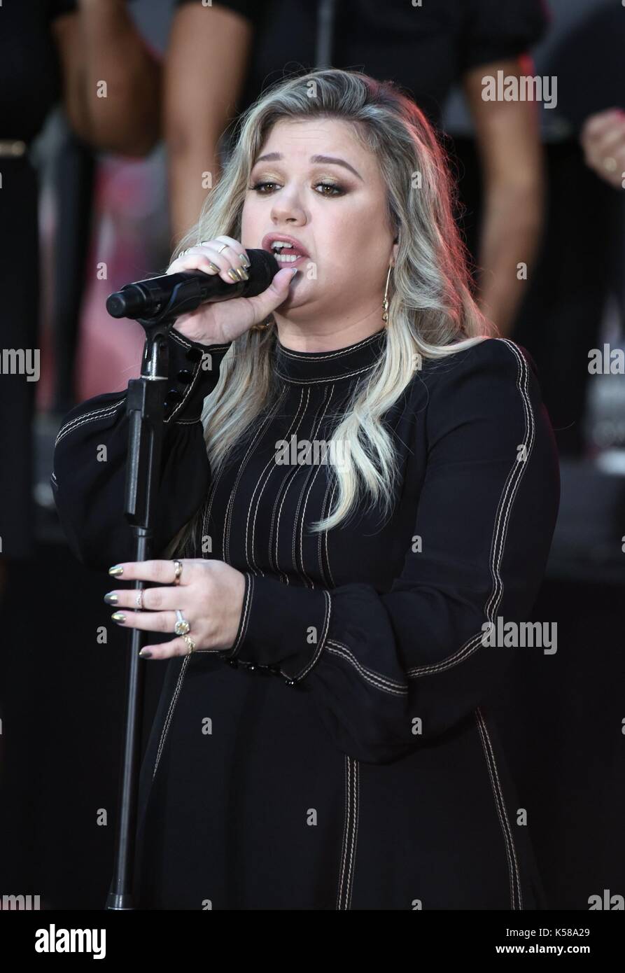 New York, NY, USA. 8th Sep, 2017. Kelly Clarkson on stage for NBC Today ...