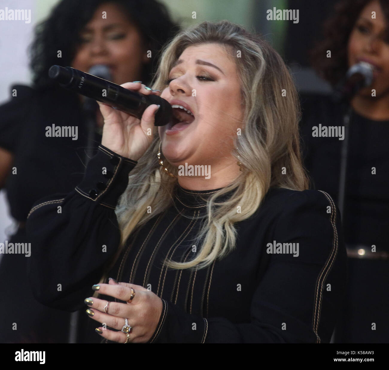 New York, New York, USA. 8th Sep, 2017. Singer KELLY CLARKSON performs ...