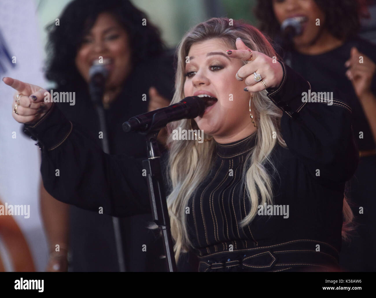 New York, New York, USA. 8th Sep, 2017. Singer KELLY CLARKSON performs ...