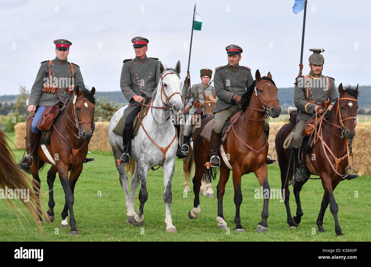 Crawinkel, Germany. 08th Sep, 2017. German Emperor Uhlans ride to the ...