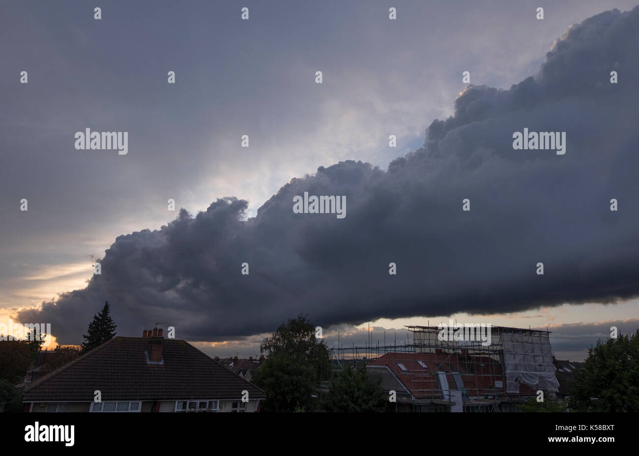 London, UK. 8 September, 2017. Giant cloud structure rolls across ...