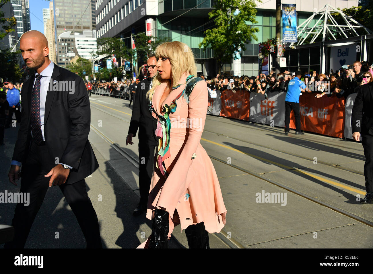 Five foot two lady gaga hi-res stock photography and images - Alamy