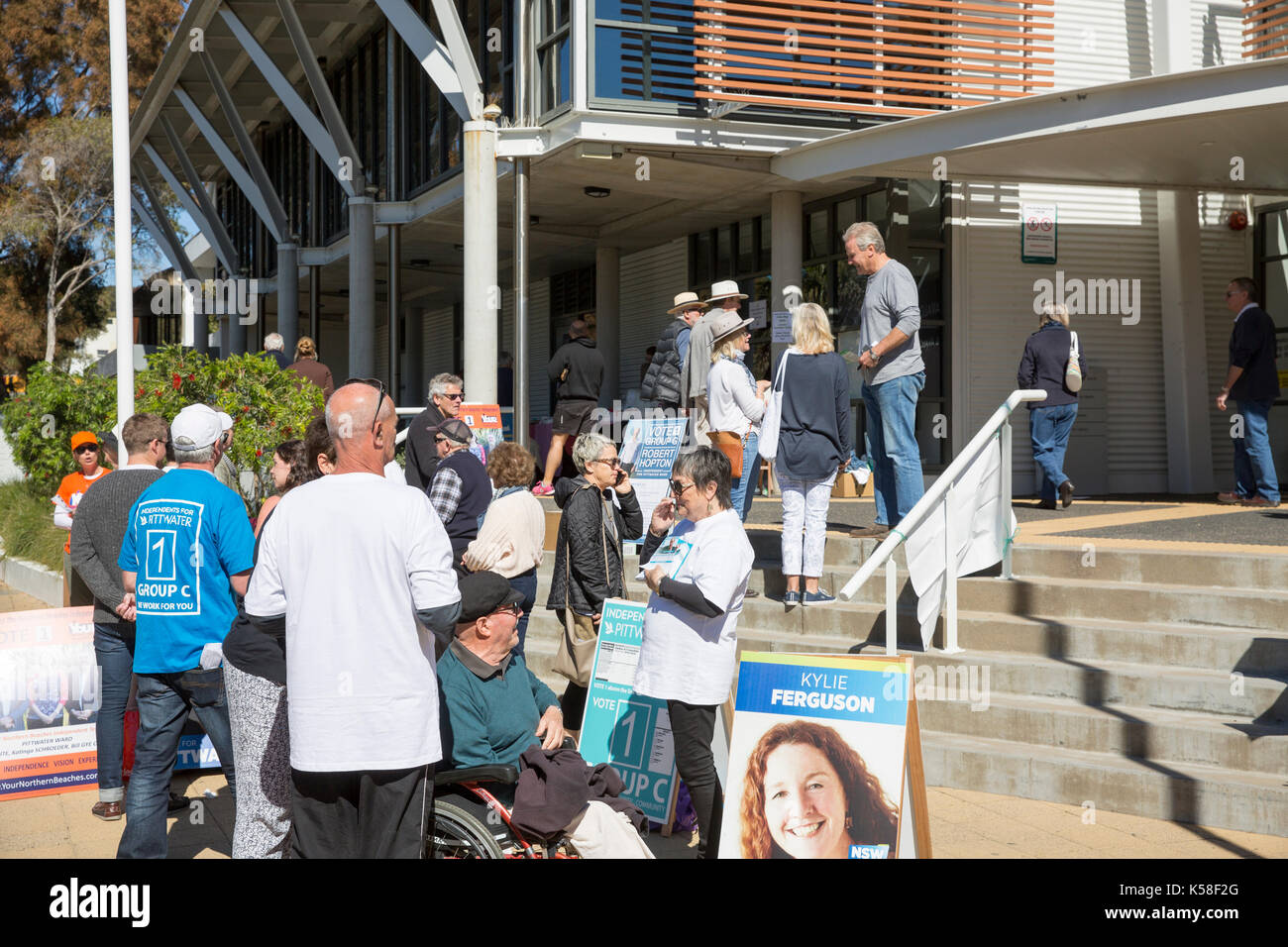 Compulsory voting hi-res stock photography and images - Alamy