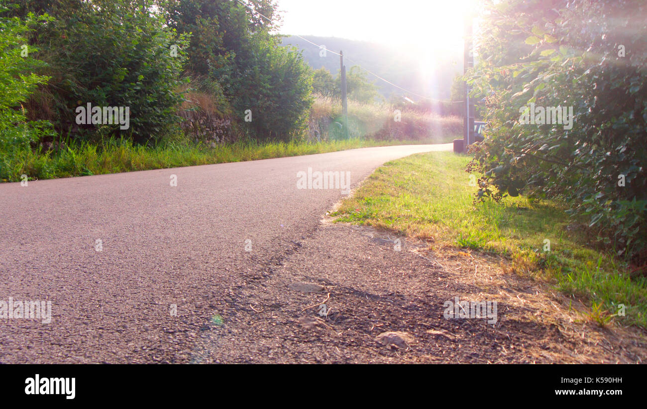 Lens flare early morning sun hi-res stock photography and images - Alamy