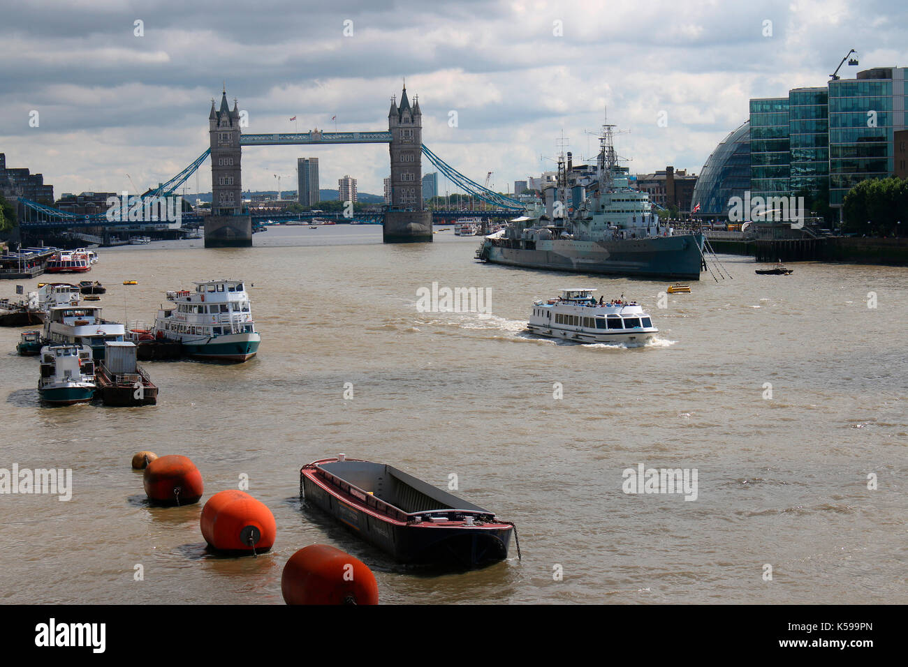 Tower Bridge, Themse, London, England Stock Photo - Alamy