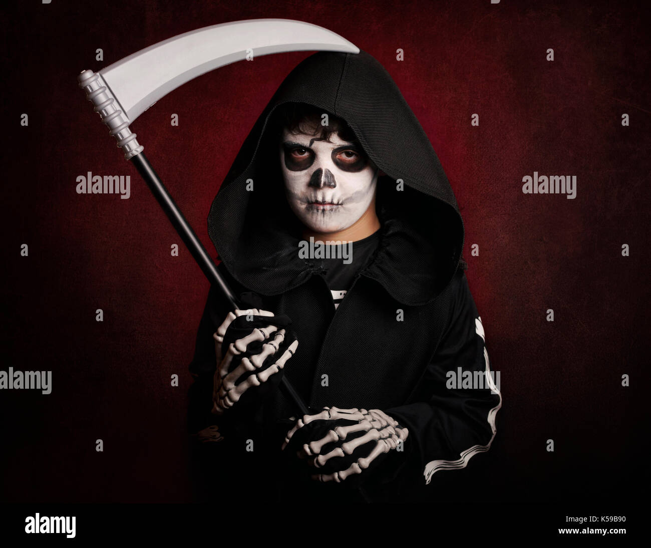 Skeleton in cloak pumpkin hi-res stock photography and images - Alamy