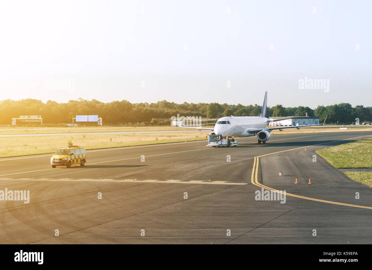 Passenger plane preparing take off hi-res stock photography and images ...