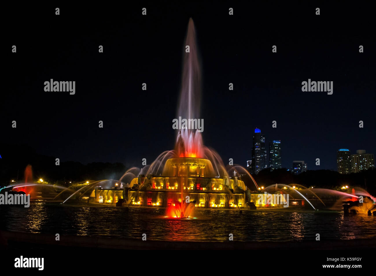 Fountain night hi-res stock photography and images - Alamy