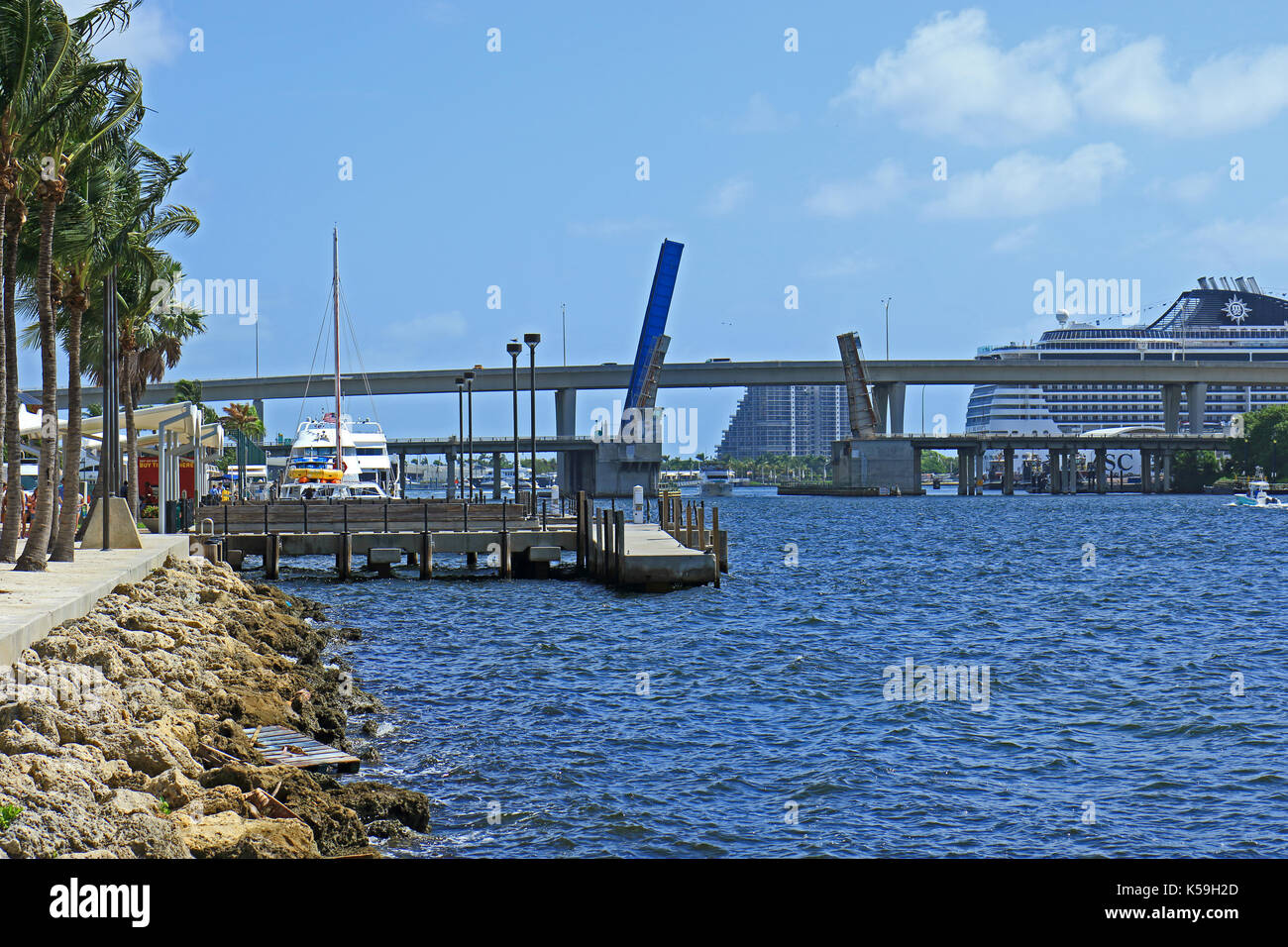 Biscayne boulevard bayfront park hi-res stock photography and images ...