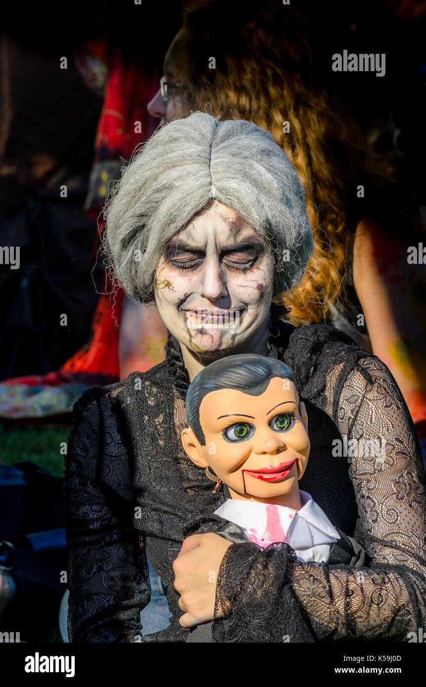 Ventriloquist dummy hi-res stock photography and images - Alamy