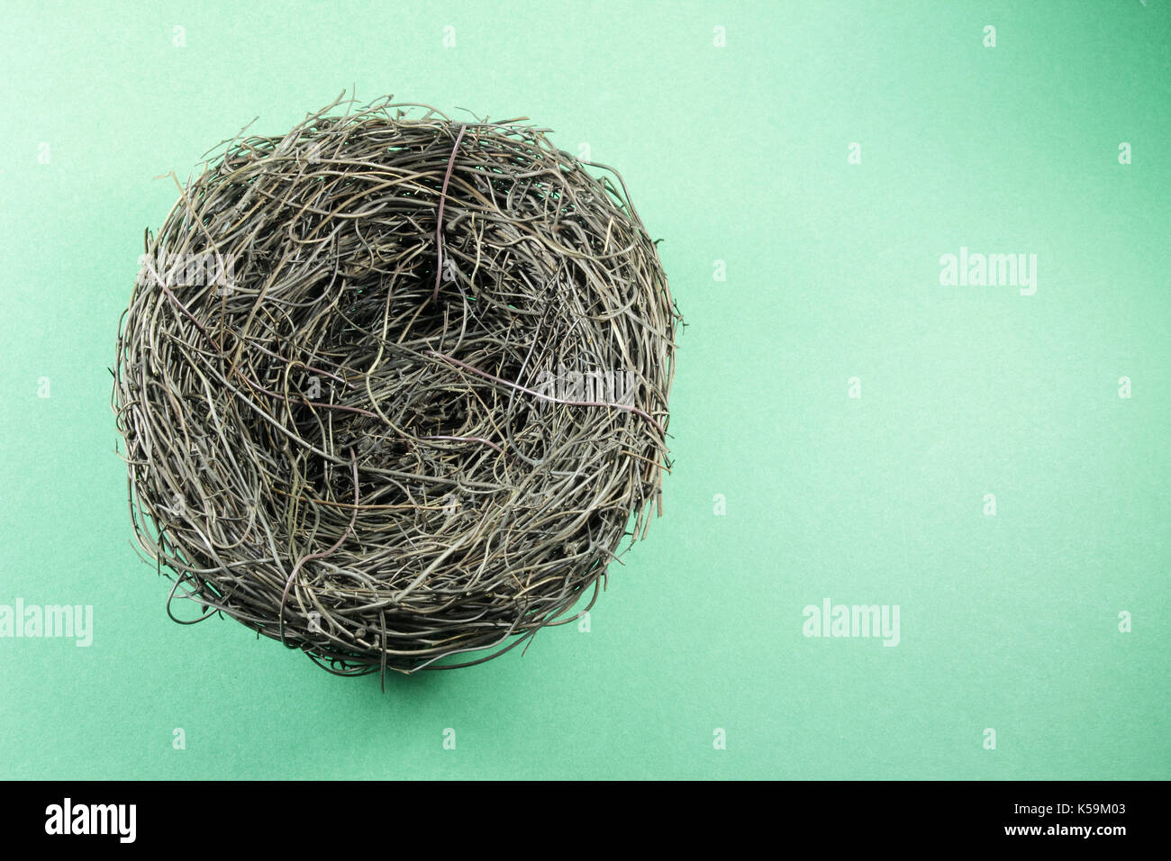 Round bird nest hi-res stock photography and images - Alamy