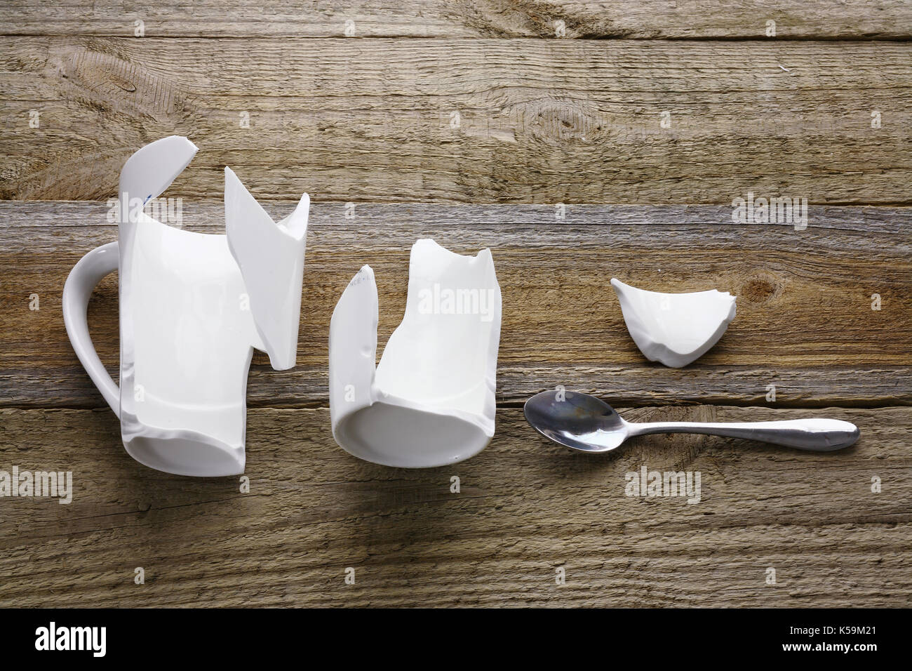 Broken mug hi-res stock photography and images - Alamy