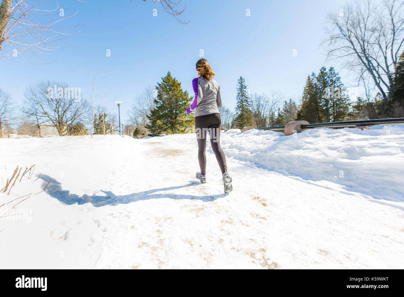 Snowflake runner hi-res stock photography and images - Alamy