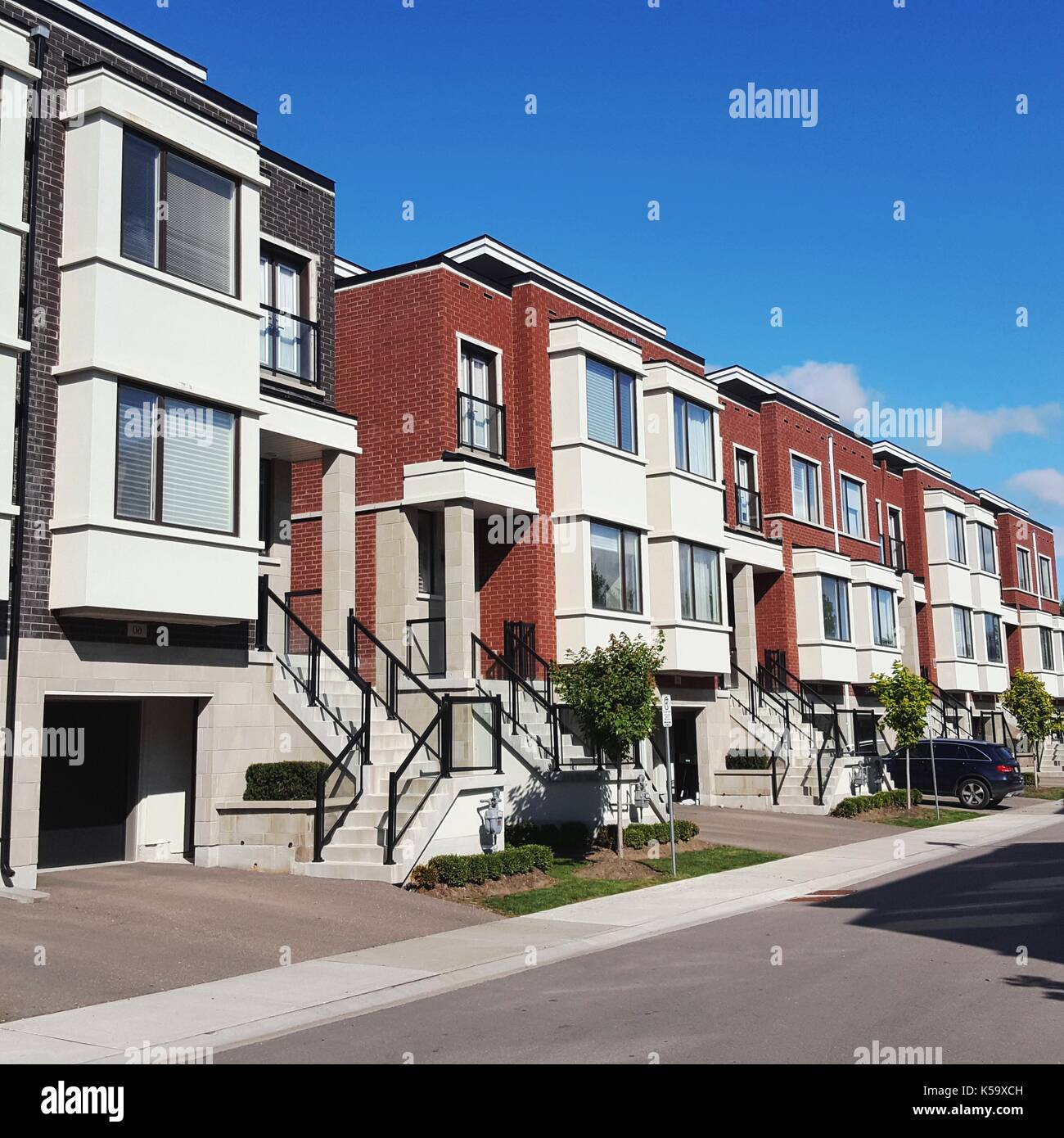 Canada ontario toronto residential area hi-res stock photography and ...