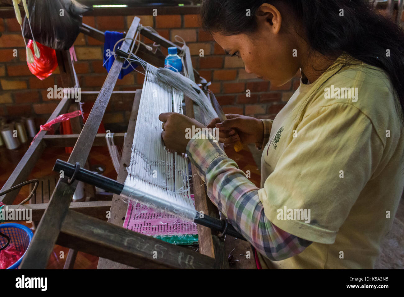 Fabric cambodia industry textiles hi-res stock photography and images ...