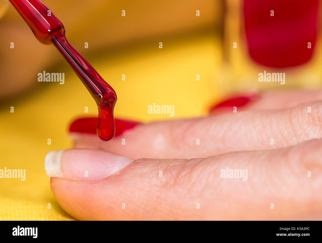 Applying body paint hi-res stock photography and images - Alamy
