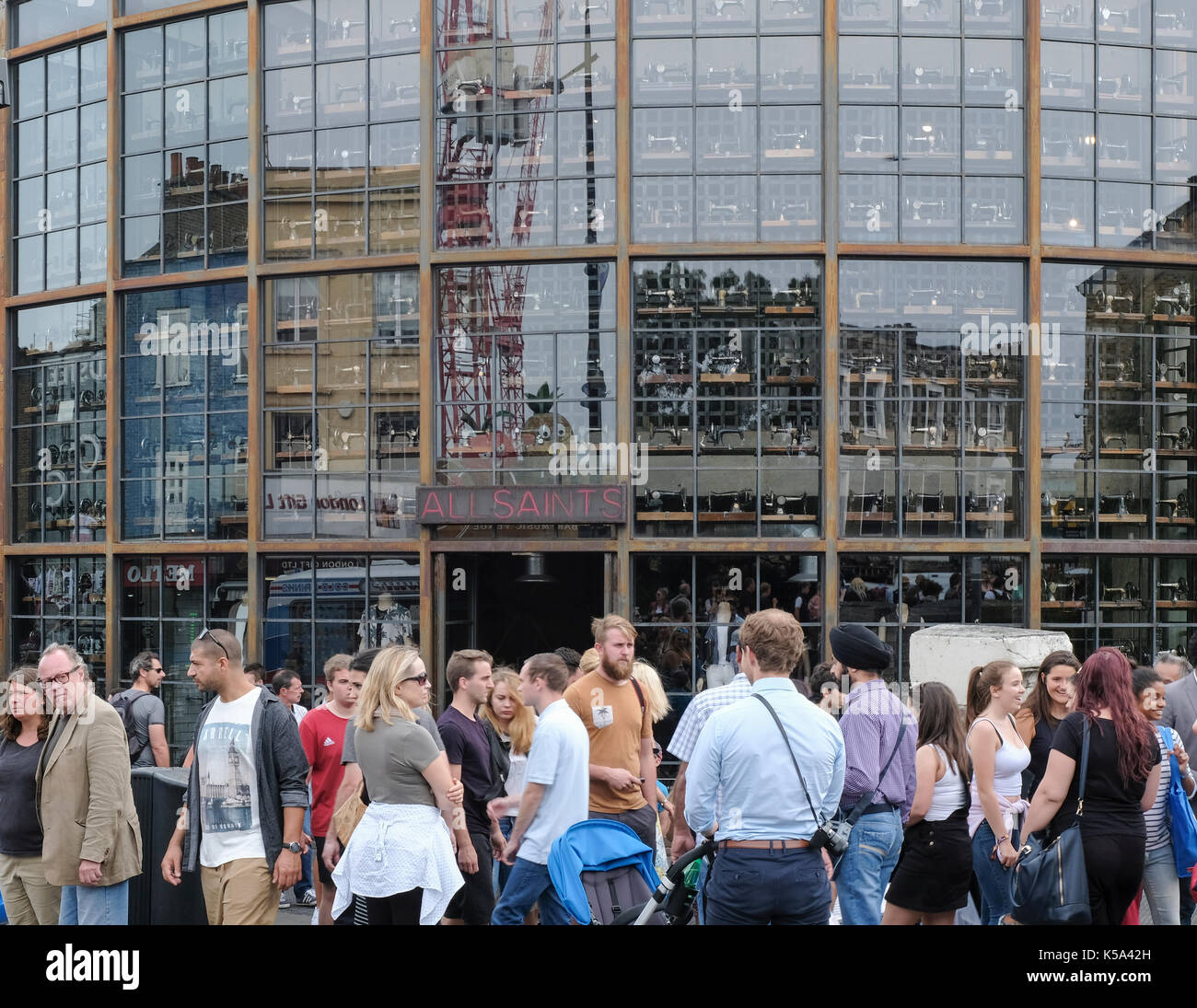 The busy Camden Lock area of Camden, London, England Stock Photo - Alamy