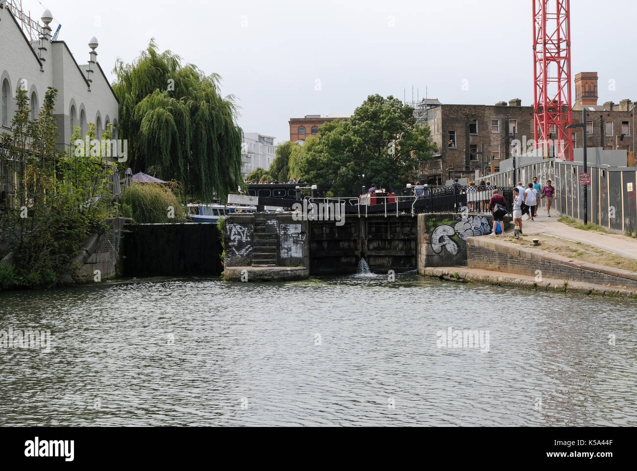 Camden lock historic waterway hi-res stock photography and images - Alamy