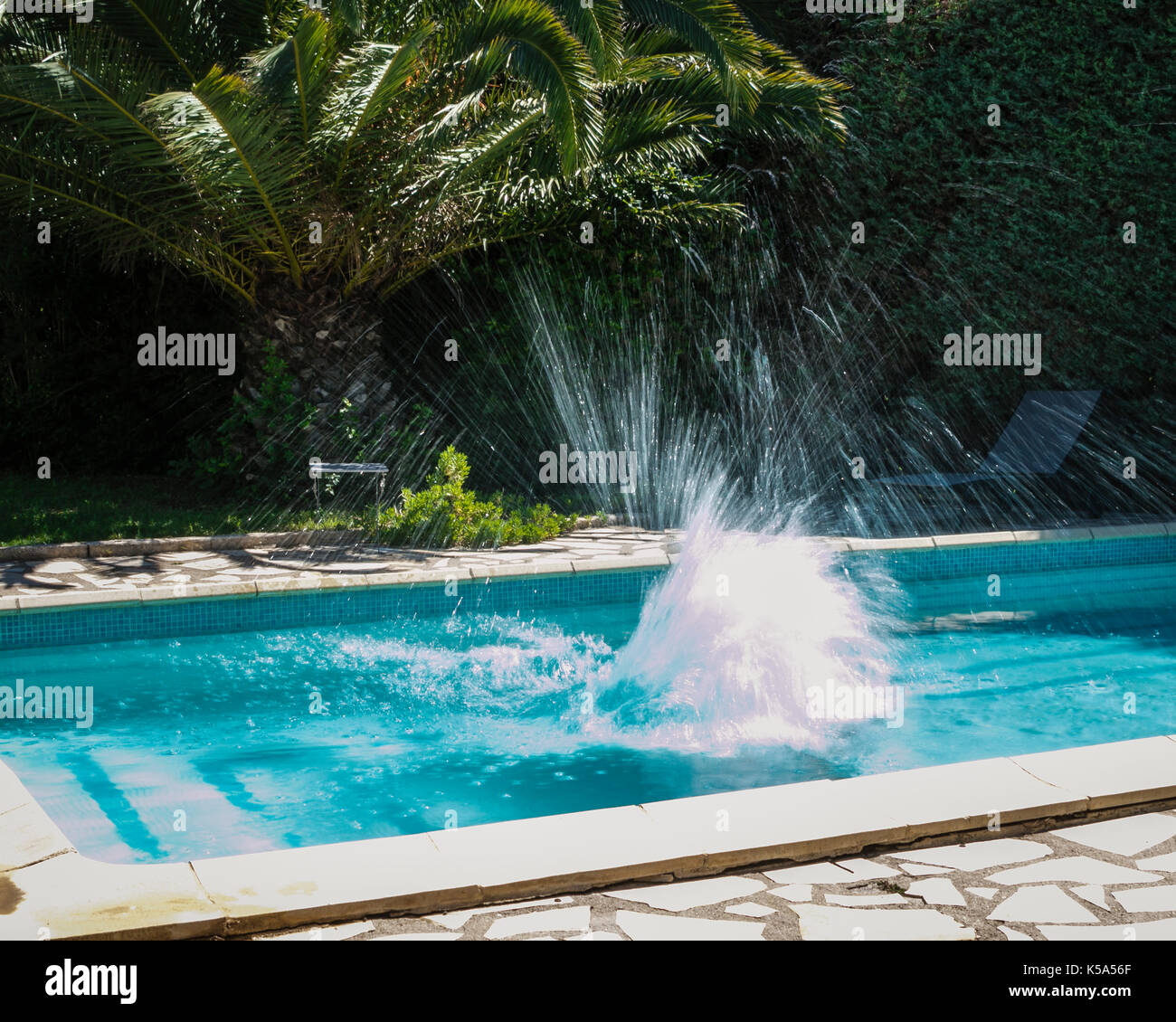 Splash pool dive hi-res stock photography and images - Alamy