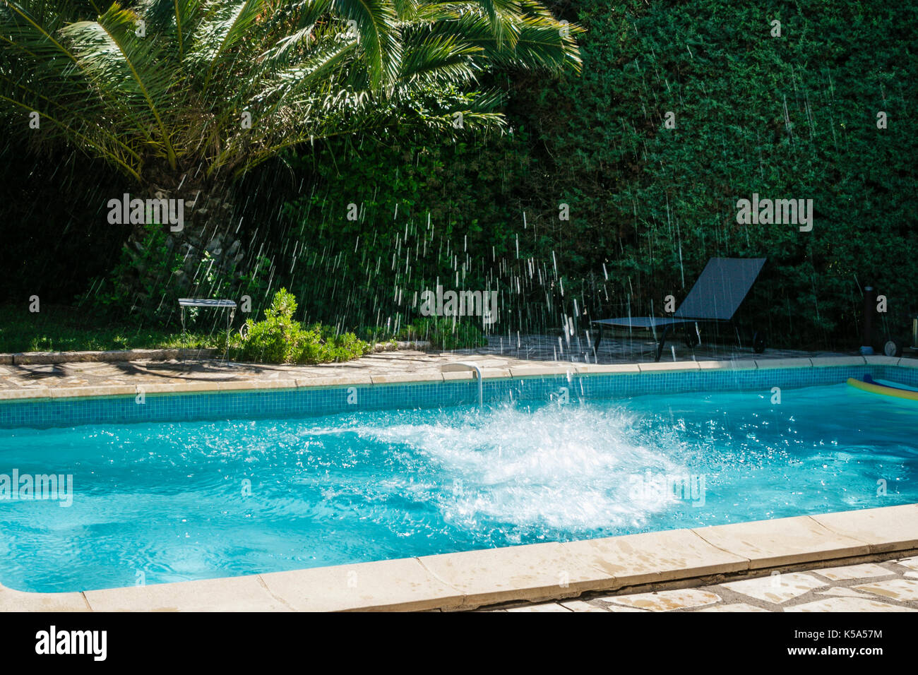 Outdoor splash pool hi-res stock photography and images - Alamy