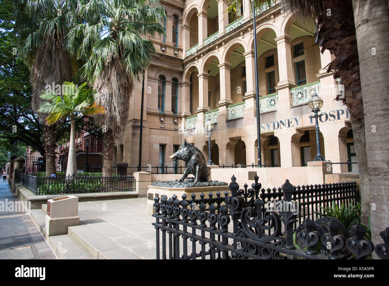 SYDNEY,NSW,AUSTRALIA-NOVEMBER 20,2016: Sydney Hospital building with ...