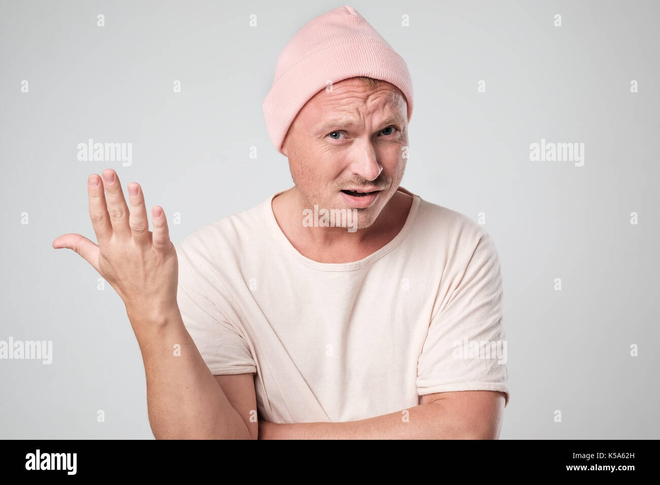 Hunched shoulders hi-res stock photography and images - Alamy