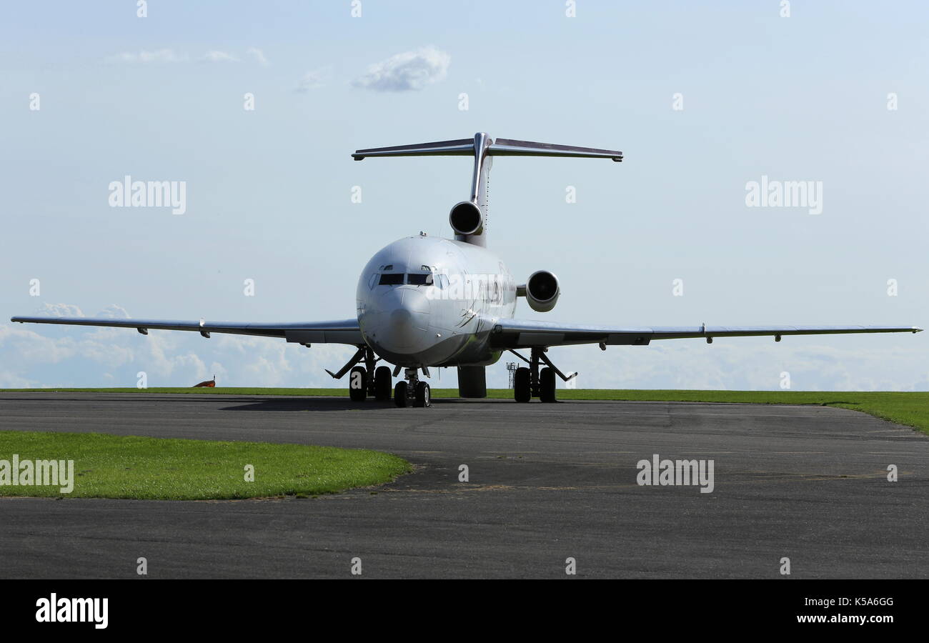 A private Boeing 727 on the ramp at Kemble, Cotswold Airport Stock ...