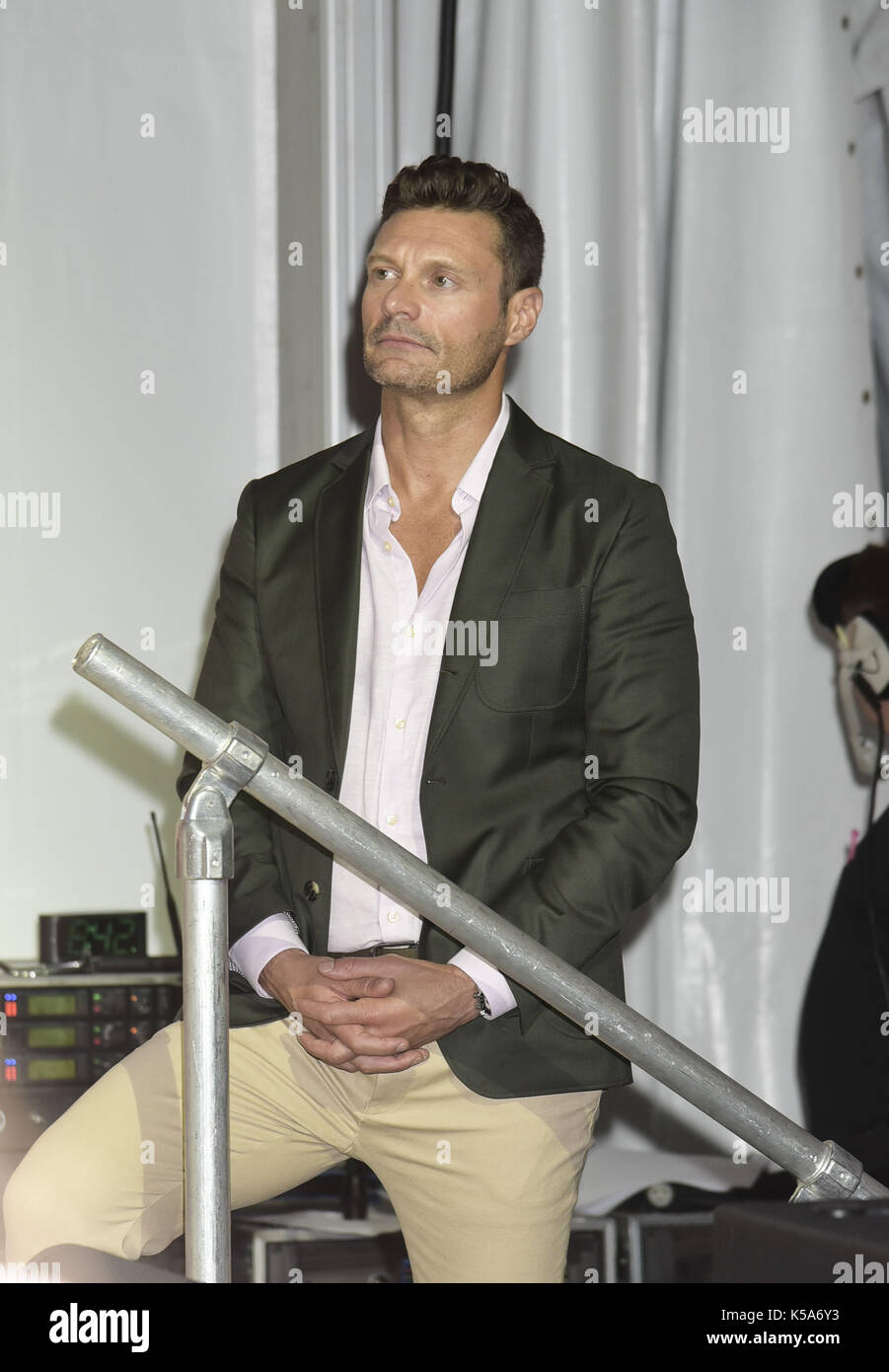 Ryan Seacrest and other celebs party at the Hamptons Paddle & Party for ...
